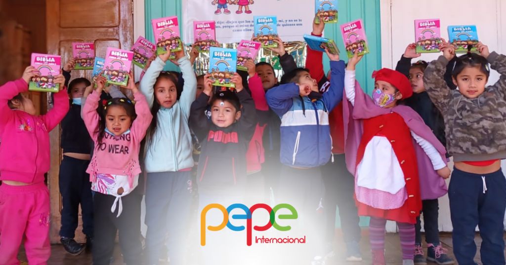 Des bibles pour les enfants du PEPE Chili - Pepe Network